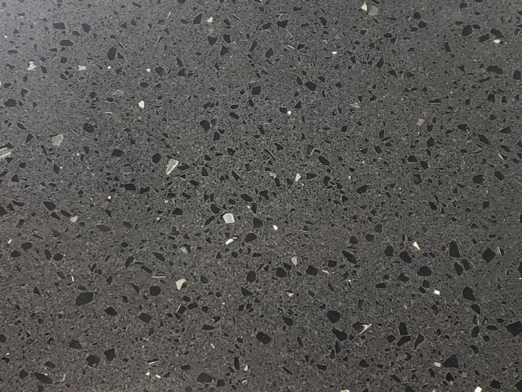 Black Sparkle AQ1050 – Quartz